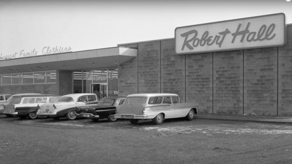 Robert Hall Clothing - Outer Washington St. (1960 - 1977) - memoryln.net