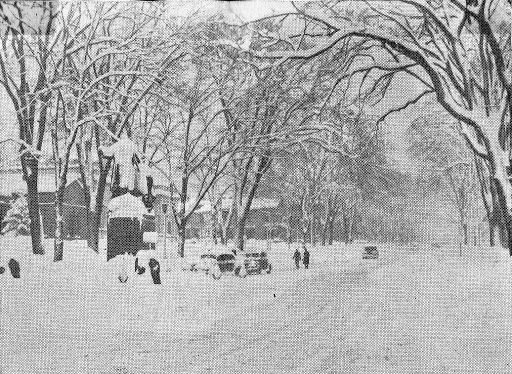 March 1947 Snowstorm Paralyzes North Country - memoryln.net