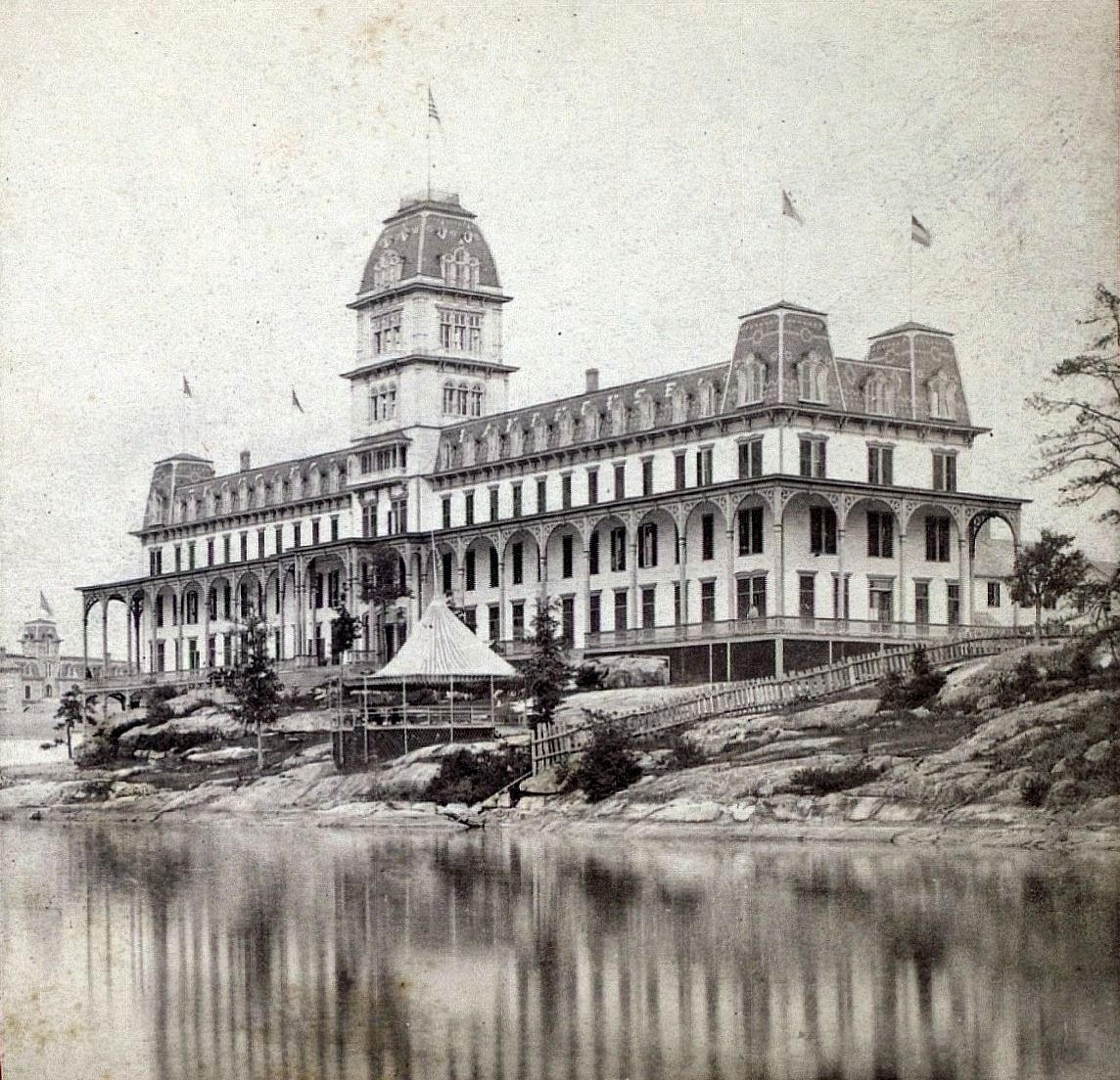 Thousand Island House - 1000 Islands - memoryln.net